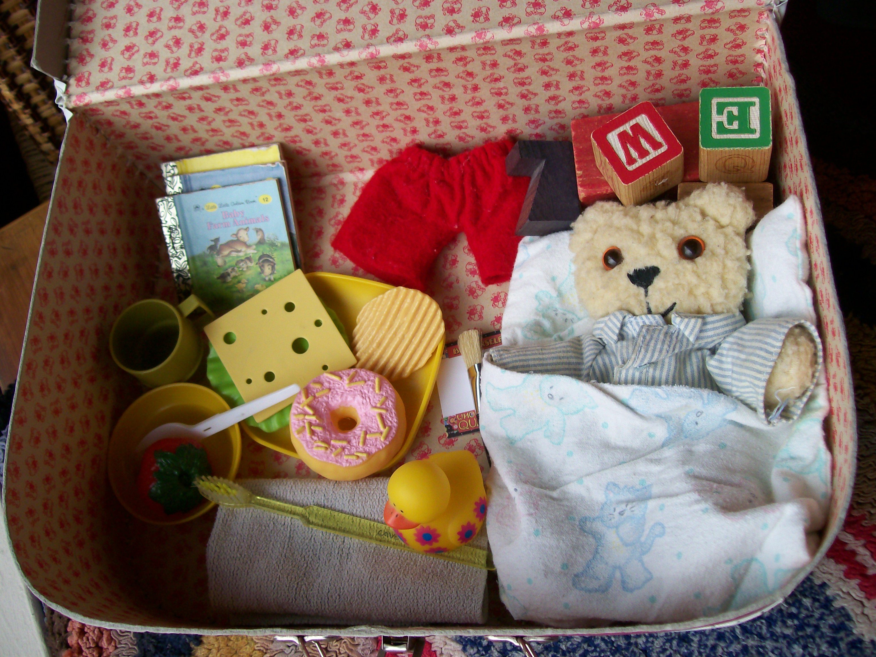 Little Bear Story Suitcase | How the story grows...